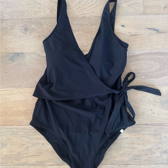 summersalt | Swim | Summersalt Black Wrap One Piece Swimsuit 4 Tall ...